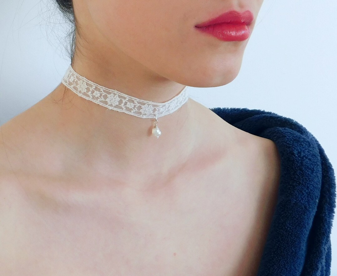 Ras De Cou En Dentelle Française, Tour De Cou En Dentelle Ivoire Avec ...