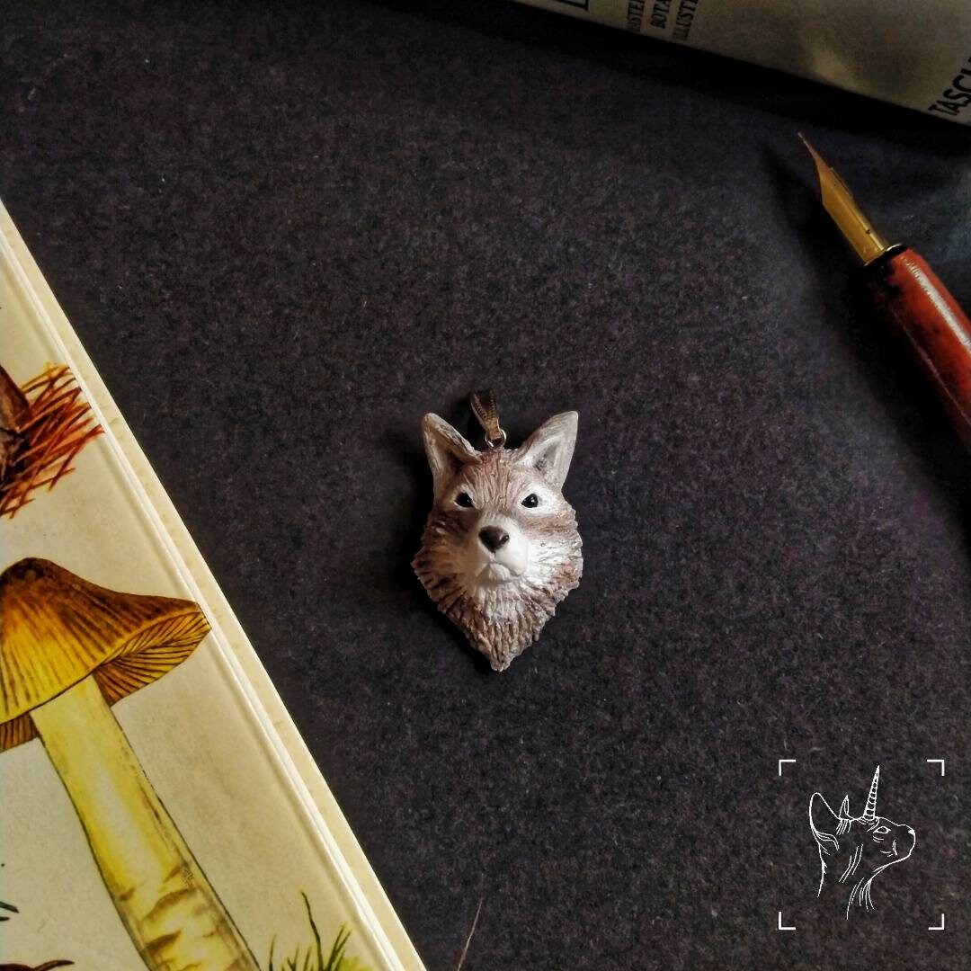 Collar de lobo encantado. Fimo. Producto único. Hecho a mano | Etsy