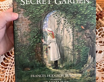 The Secret Garden by Frances Hodgson Burnett, Illustrated by Graham ...
