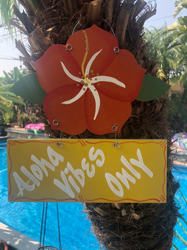 Hawaiian Hibiscus Wooden Signs Tropical Beach Plaque Outdoor - Etsy