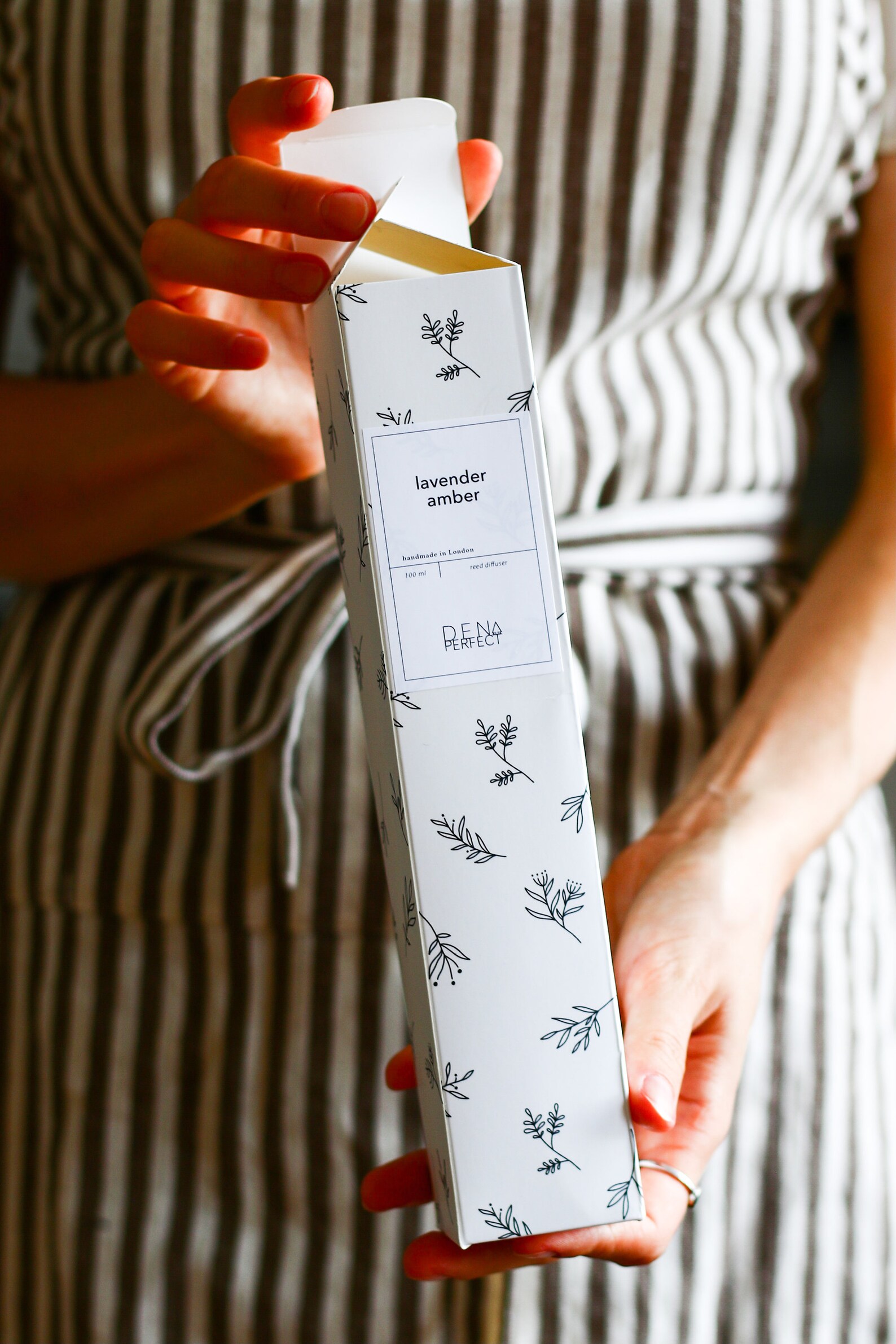 LAVENDER AMBER Botanical Reed Diffuser Room Diffuser Natural - Etsy