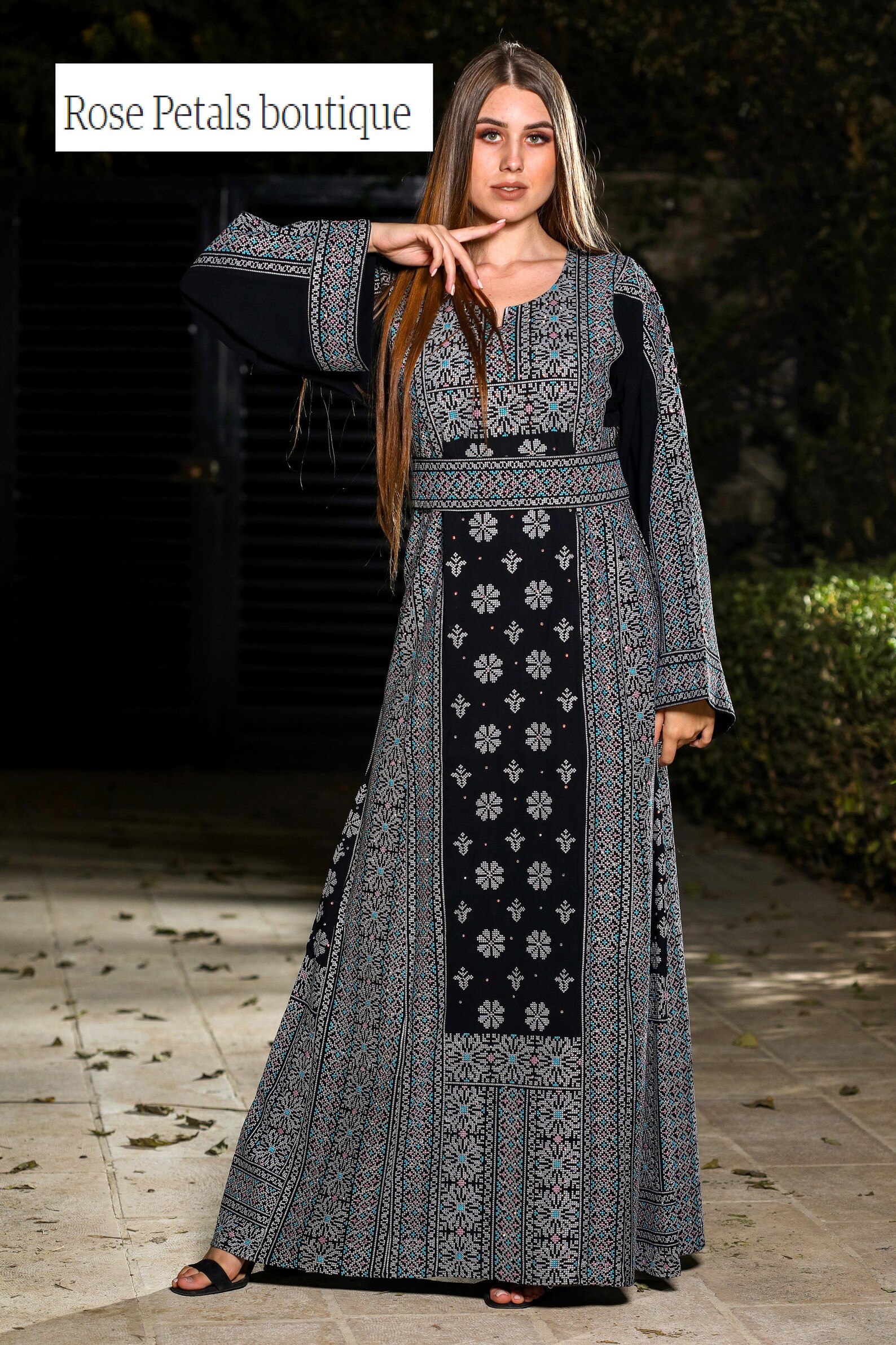 Traditional modern thobe all over embroidery Elegant | Etsy