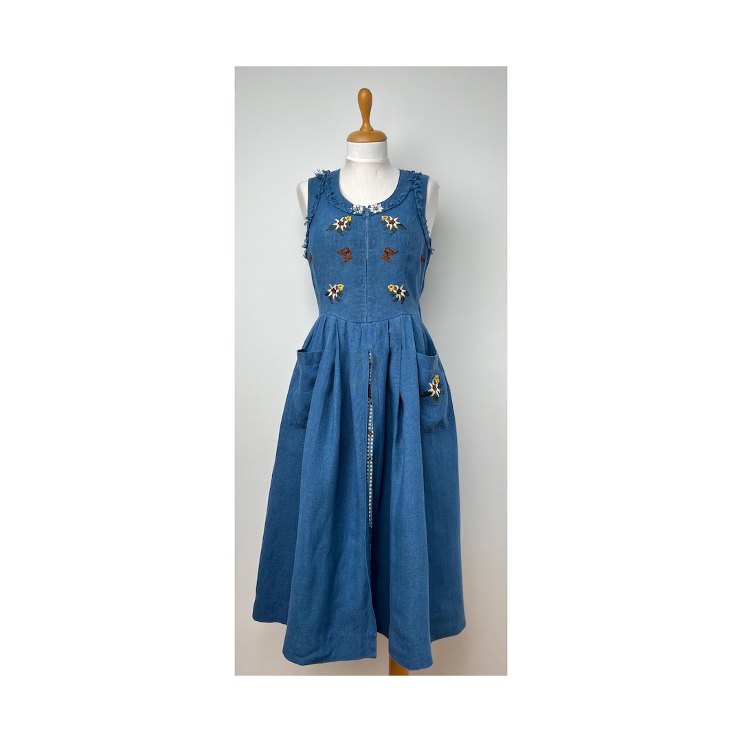 Embroidered Edelweiss and Boots Patterned Sleeveless Vintage ...