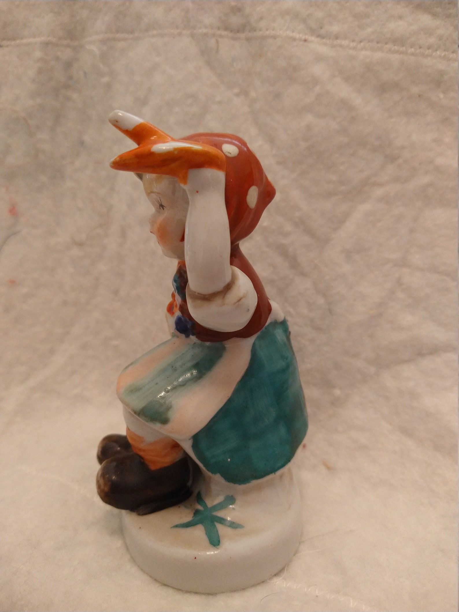 VINTAGE Rare - Made in Occupied Japan Hummel LIKE Girl With Basket - 4. ...