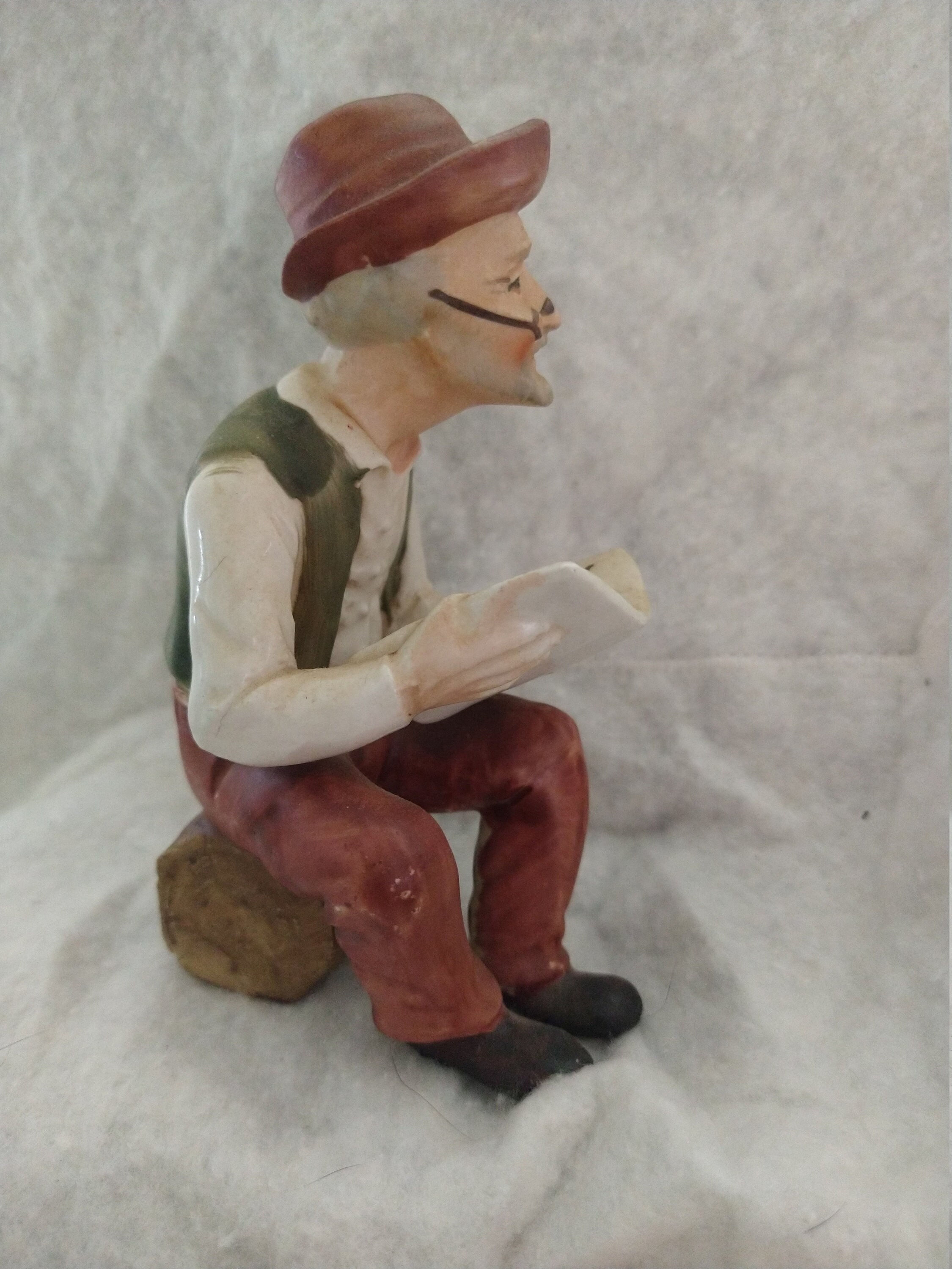 VINTAGE Rare - Old Man Sitting on Log Reading Paper Homco? C-1910 ...