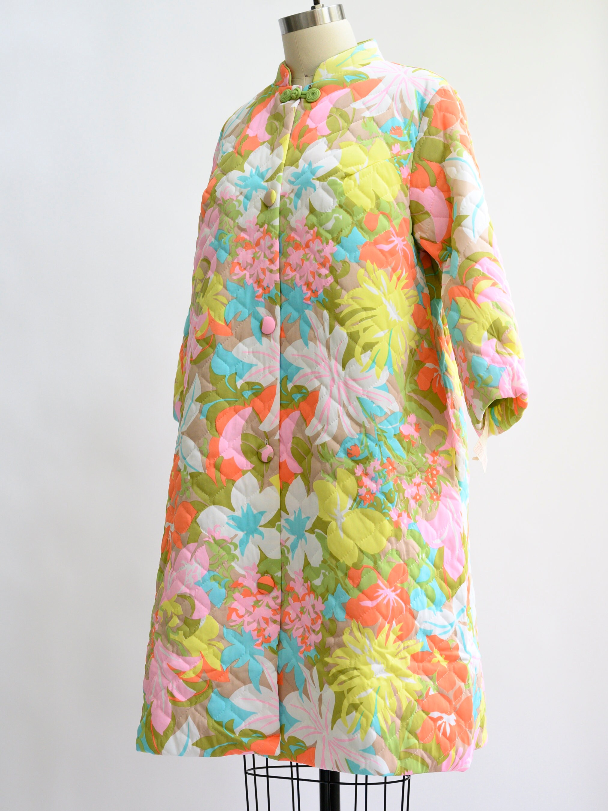 NOSWT Vintage Lorraine Bright Floral Quilted House Coat From the 1970s ...