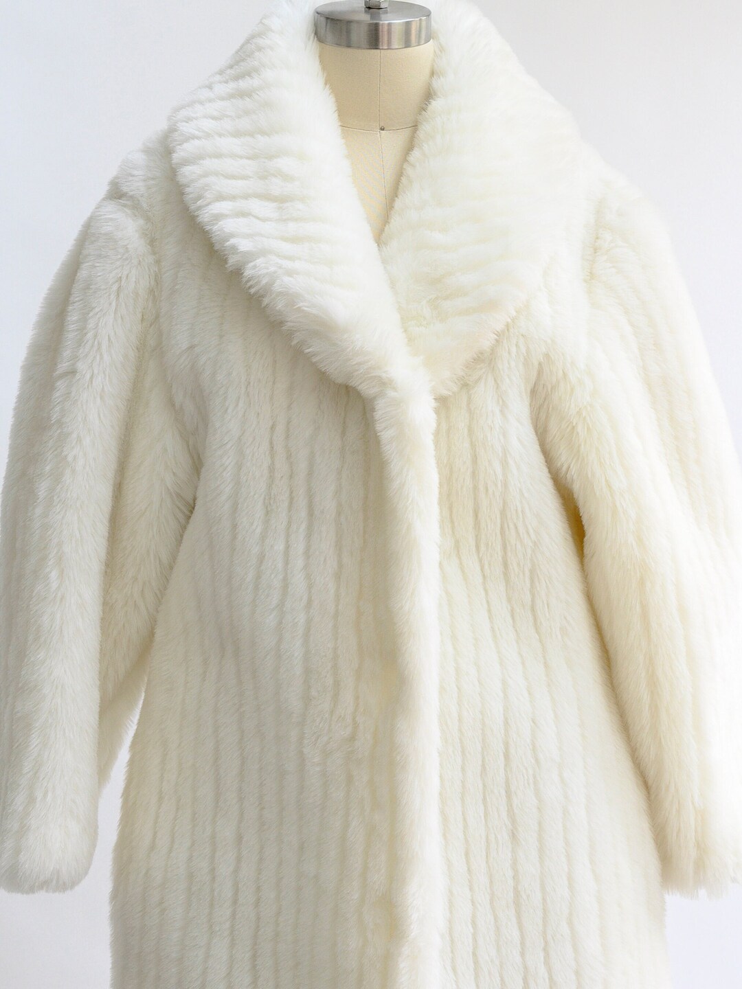 Exceptional Vintage Vanity Fair Faux Fur Coat From the 1970s. Sumptuous ...