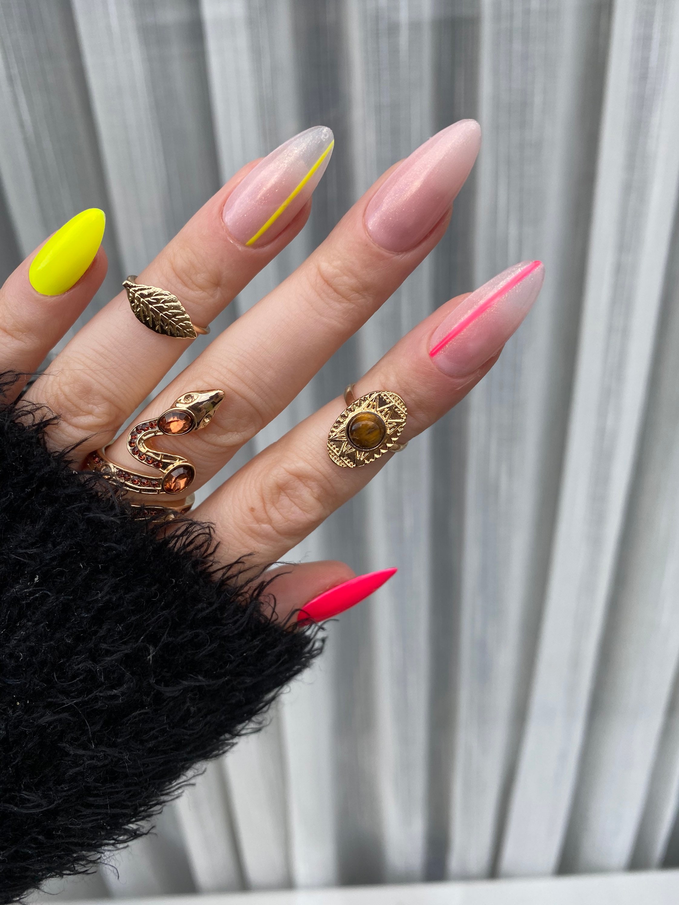 FLURO OUT Press on Set Bright Nails Almond Nails Pink & - Etsy UK