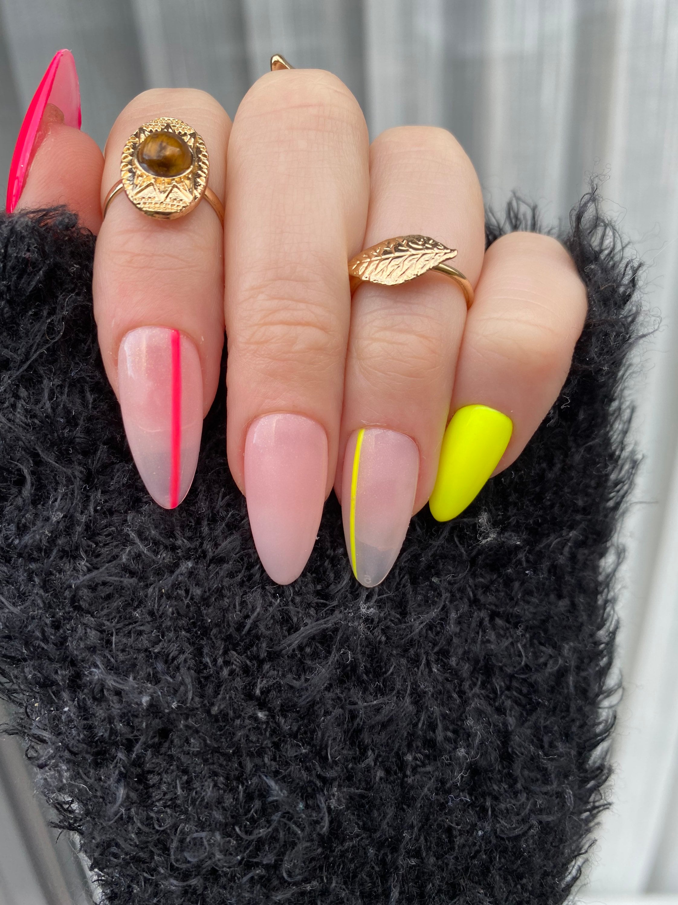FLURO OUT Press on Set Bright Nails Almond Nails Pink & - Etsy UK