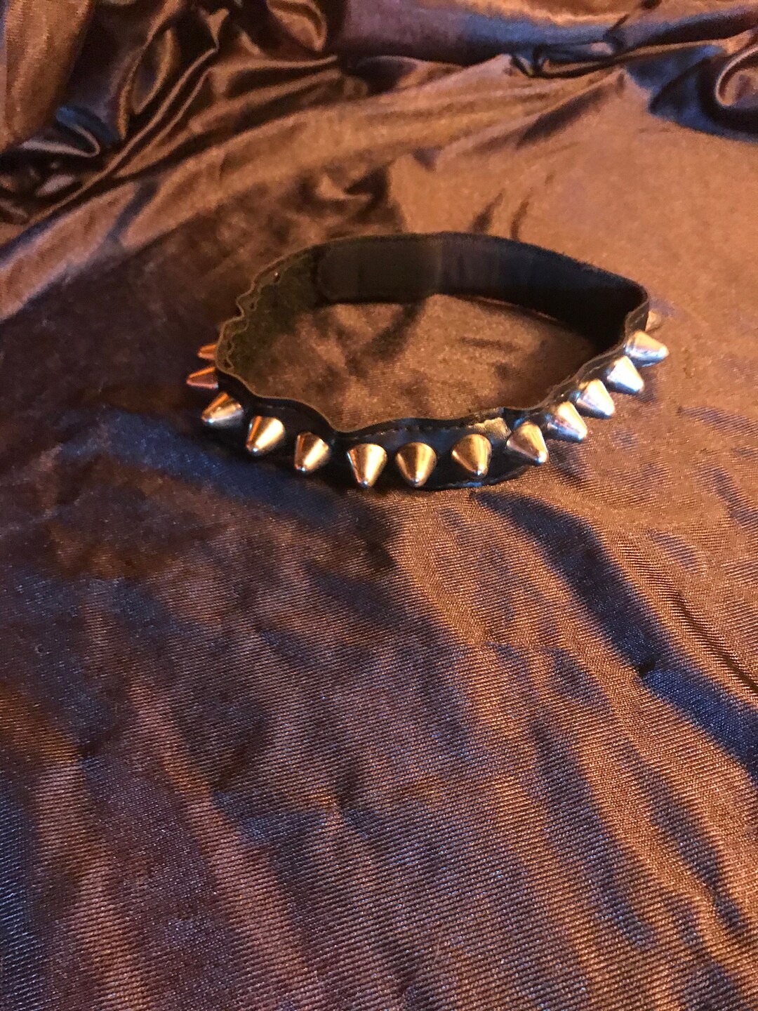 Single Row Cone Stud Choker/Armband - Etsy Österreich