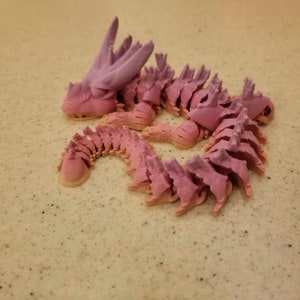 Dragon articulé avec colonne vertébrale à cornes conçu par Shakaworld3D ...