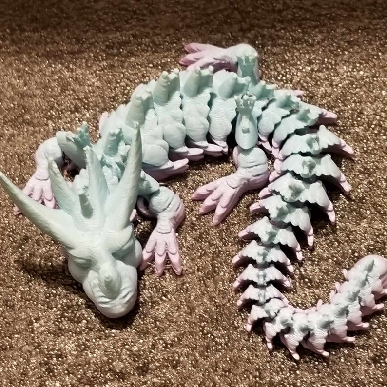 Dragon articulé avec colonne vertébrale à cornes conçu par Shakaworld3D ...
