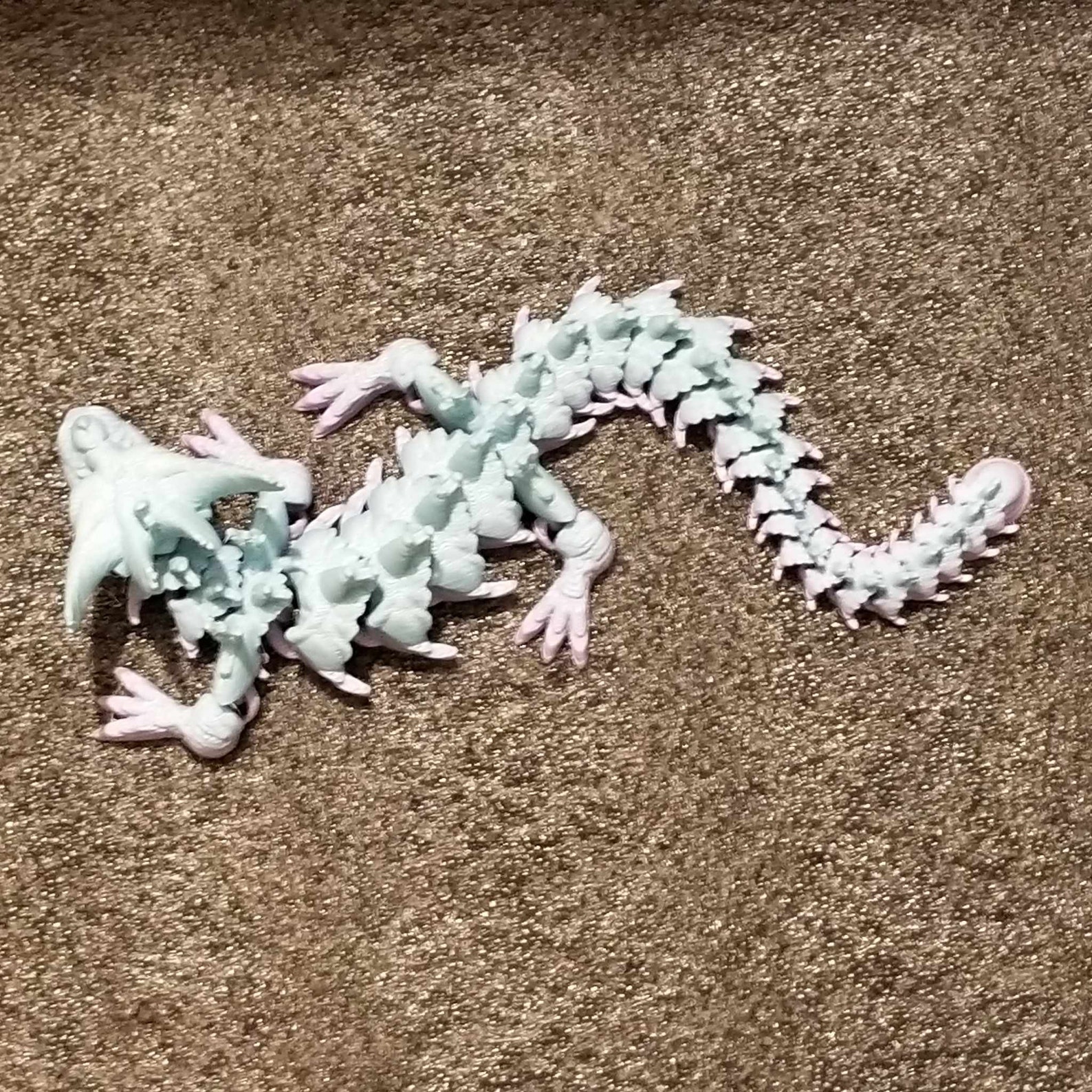 Dragon articulé avec colonne vertébrale à cornes conçu par Shakaworld3D ...