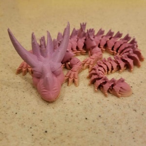 Dragon articulé avec colonne vertébrale à cornes conçu par Shakaworld3D ...