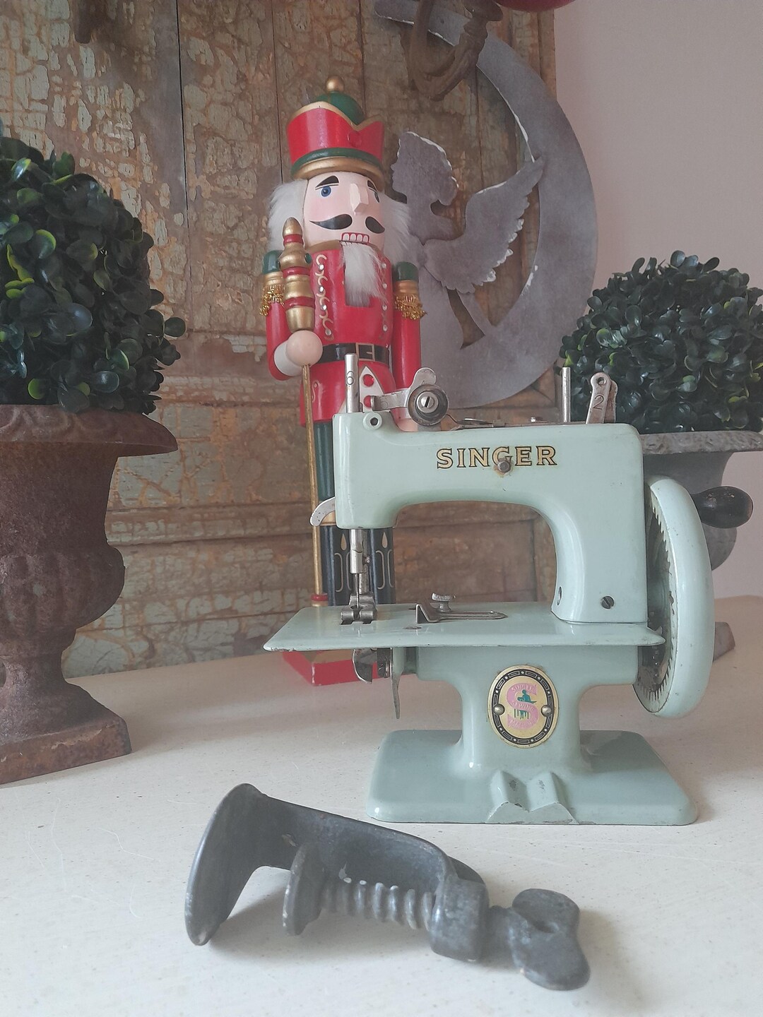 RARE Green Singer Sewing Machine for Children, Sewing, Fashion ...