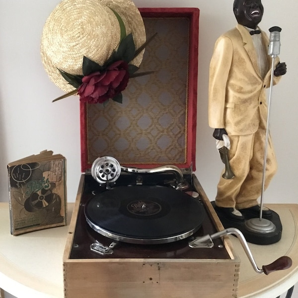 Antique Gramophone - Etsy