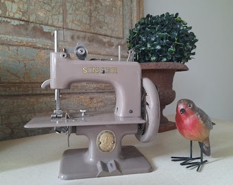 Little Singer Sewing Machine, Learning Equipment for Children, Fashion ...