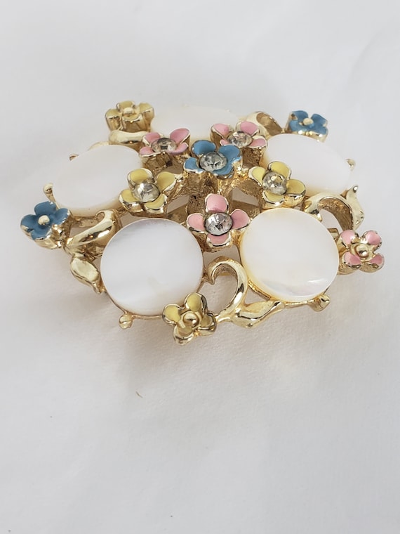 Vintage Midcentury Coro Layered Dimensional MOP Flora… - Gem