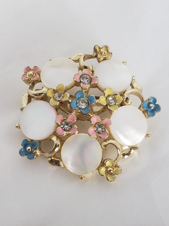 Vintage Midcentury Coro Layered Dimensional MOP Flora… - Gem