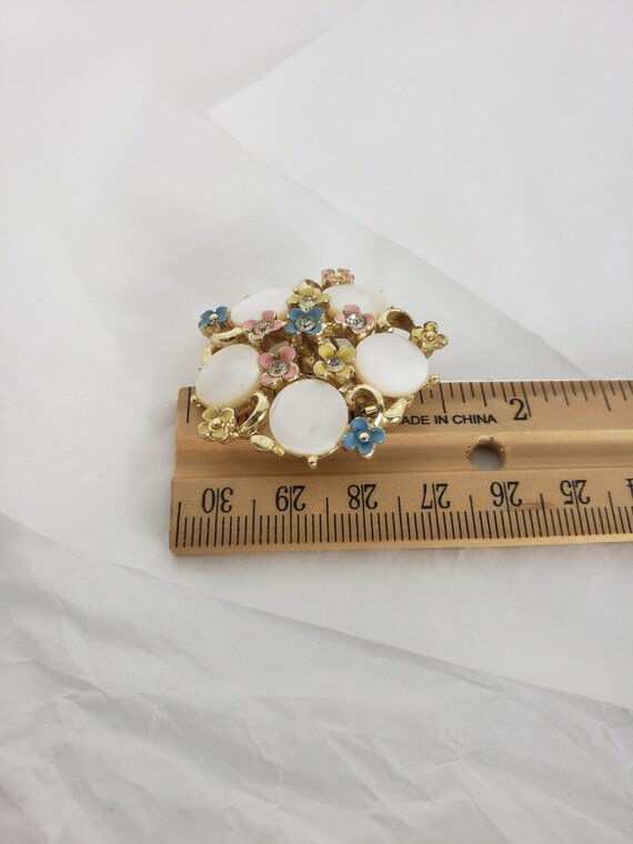 Vintage Midcentury Coro Layered Dimensional MOP Flora… - Gem