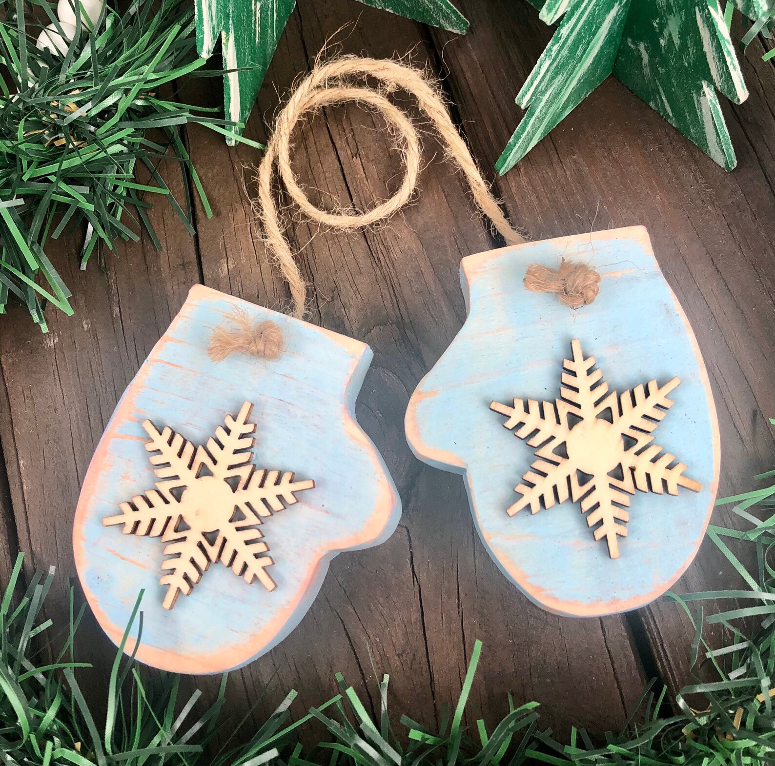 Chunky Rustic Wood Mittens CHRISTMAS ORNAMENTS Pair White Red Black ...