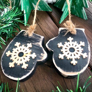 Chunky Rustic Wood Mittens CHRISTMAS ORNAMENTS Pair White Red Black ...