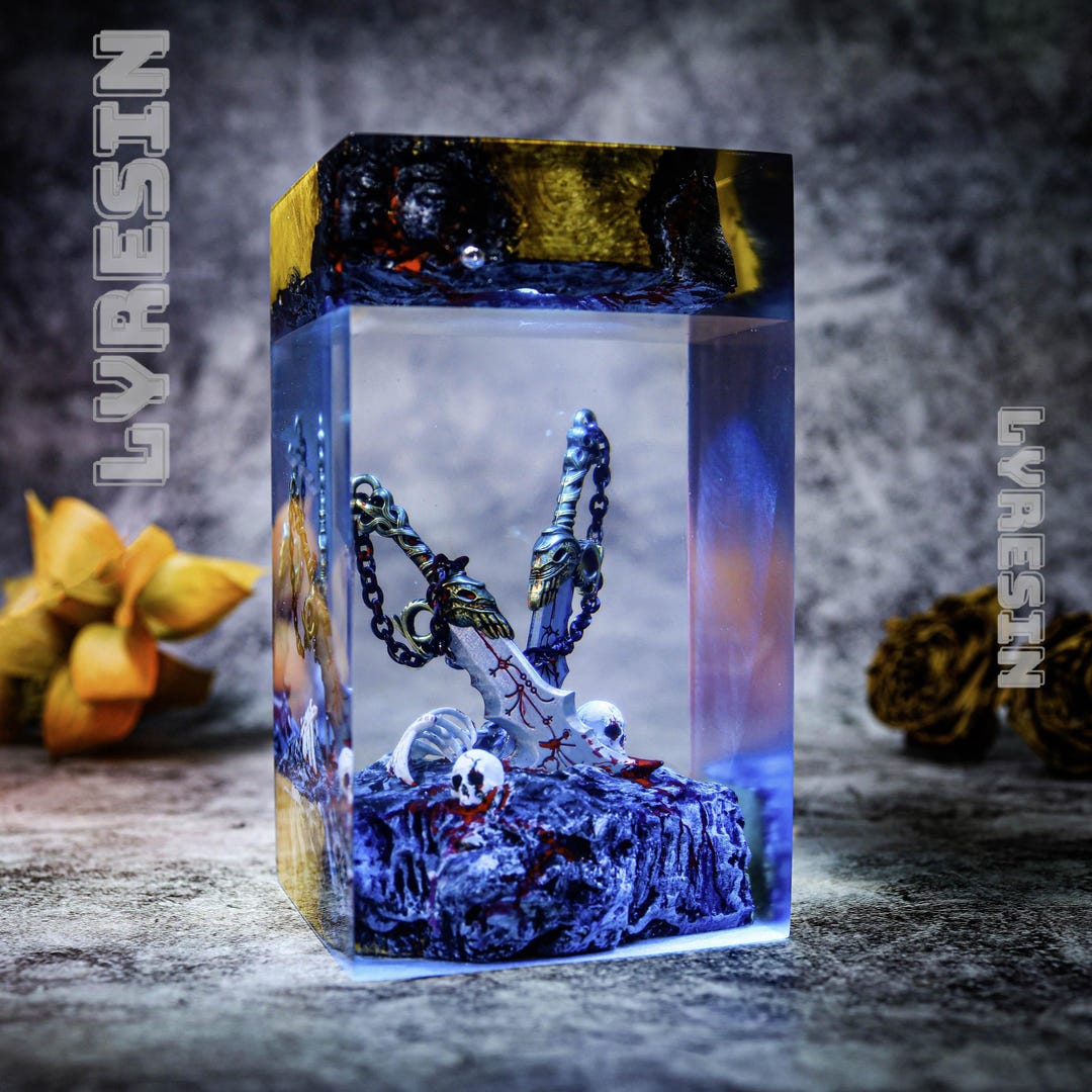 Kra,tos Night Light, G,od of W,ar Kra,tos Bl,ades of Cha,os Epoxy Lamp ...