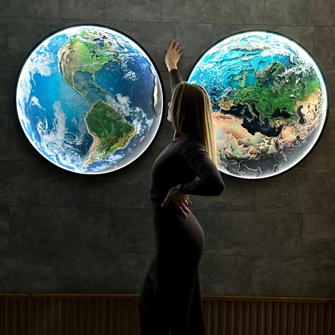 Modern Illuminated Earth Wall Art, Atmospheric Globe Light, 3D LED ...