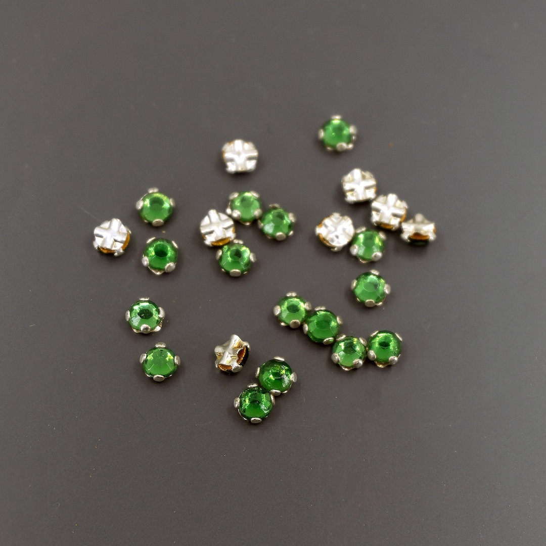 Vintage Emerald Green Rhinestone Montee Sew Ons: West German Chatons - Etsy
