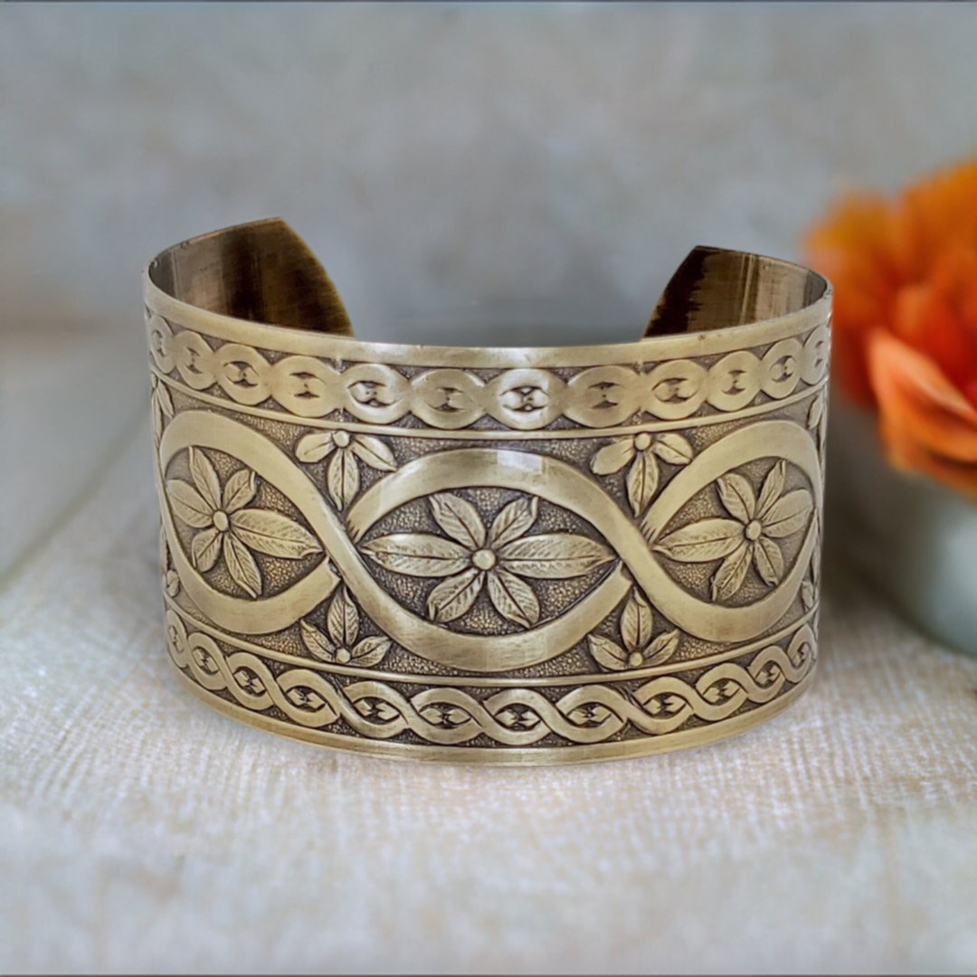 Solid BRASS Cuff Bracelet Brass Cuff With Interlocking Flower Design ...