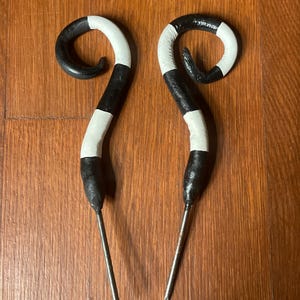 Beetlejuice Sandworm Planter Plant Stakes 2 , Beetlejuice Home Decor ...