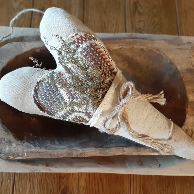 Primitive Hearts - Etsy