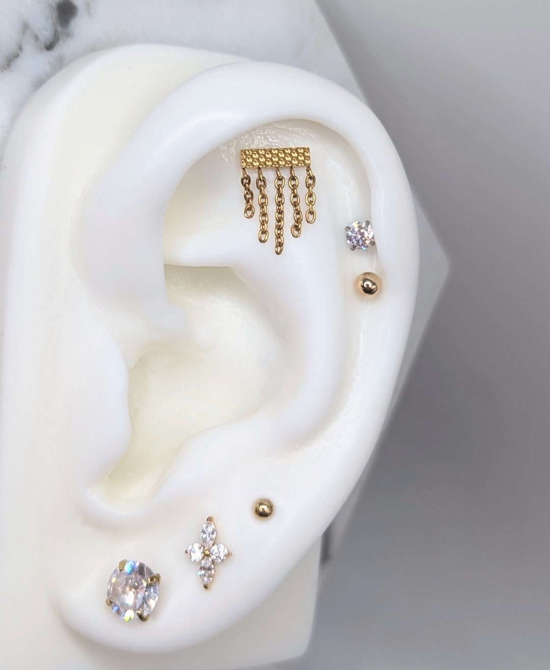 ASTM F136 Hammered Bar With Chains Conch Earring, Conch Labret ...