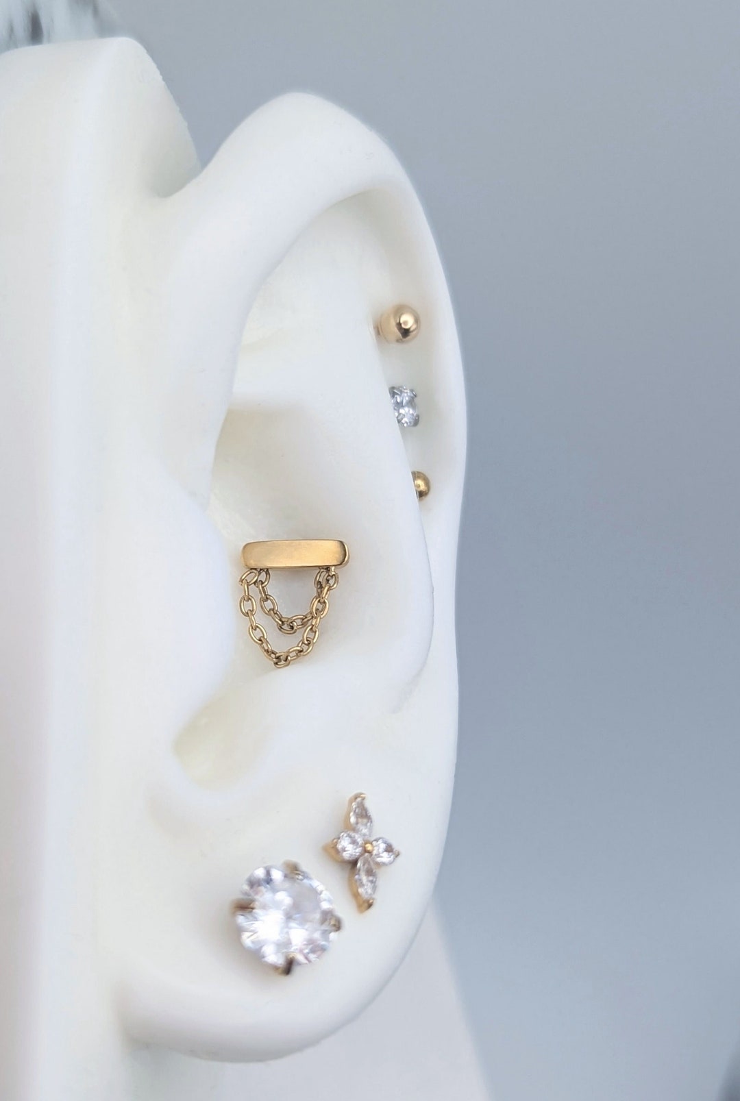 ASTM F136 Smooth Bar With Chain Loops Conch Earring, Conch Labret ...