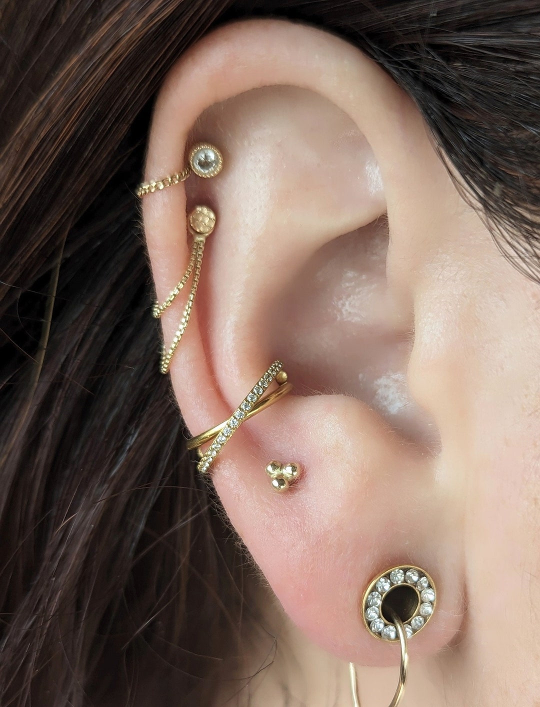 ASTM F136 Titanium Spaced Gem/smooth Crossover Conch Clicker Hoop, 12mm ...