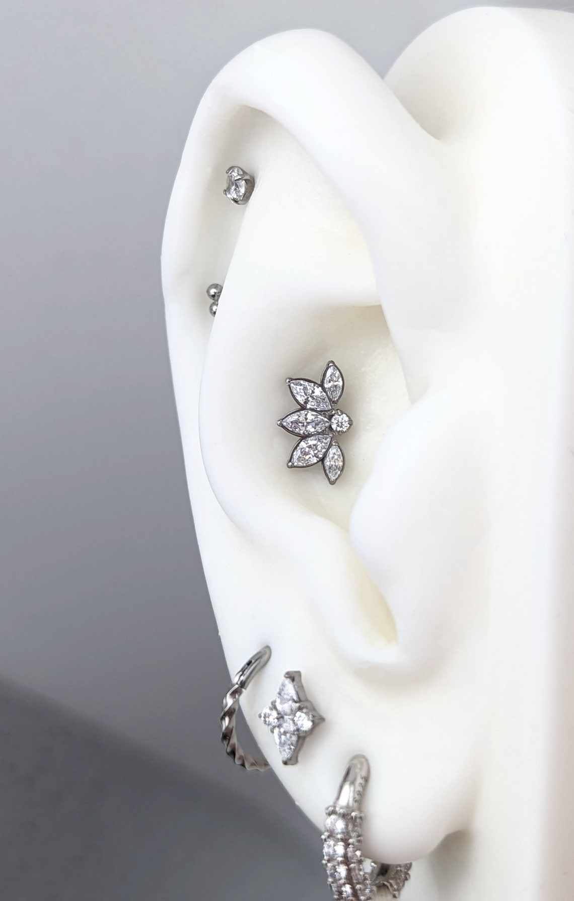 ASTM F136 Titanium Lotus Flower Conch Earring Conch Labret - Etsy