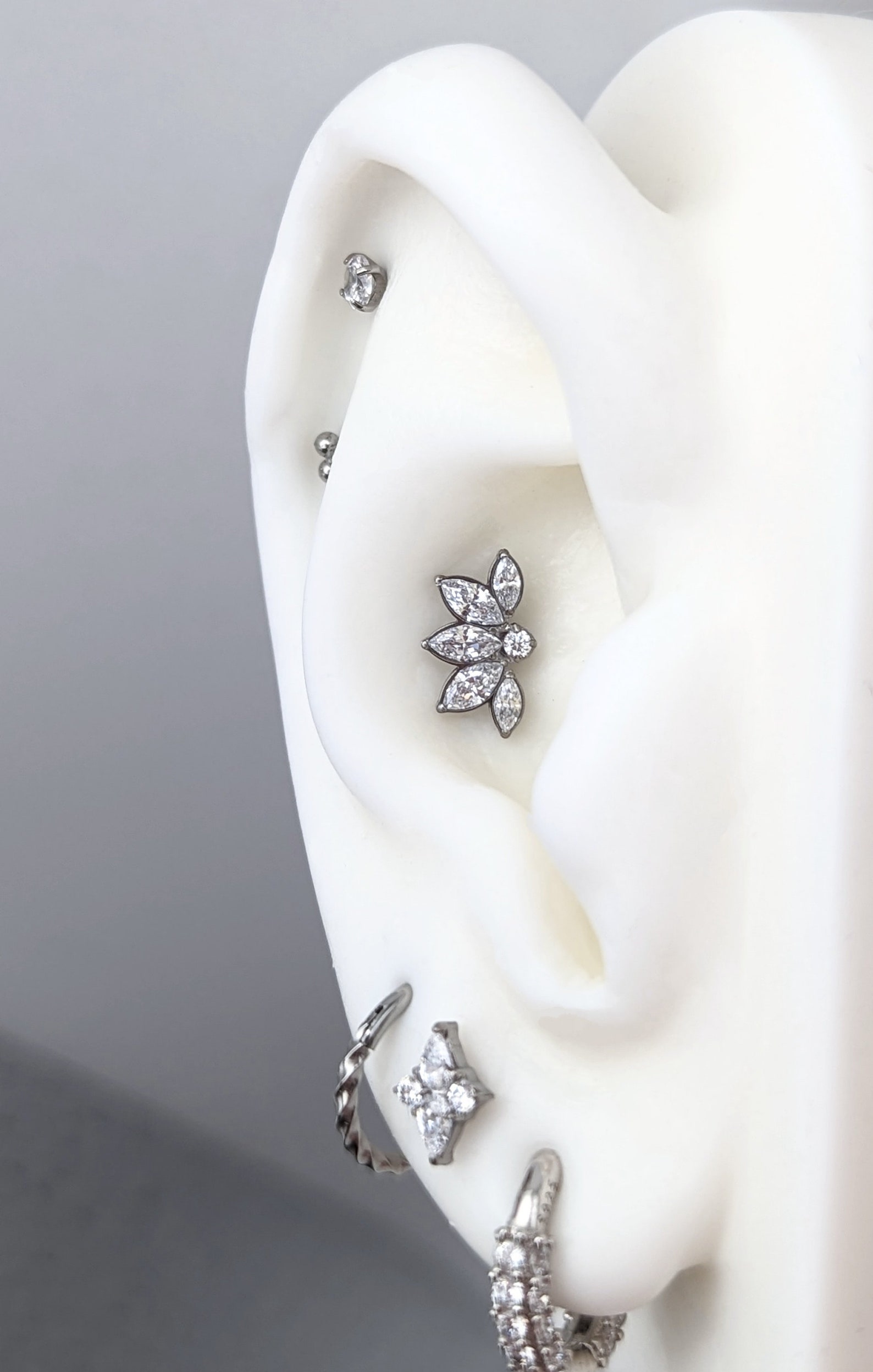 ASTM F136 Titanium Lotus Flower Conch Earring Conch Labret - Etsy