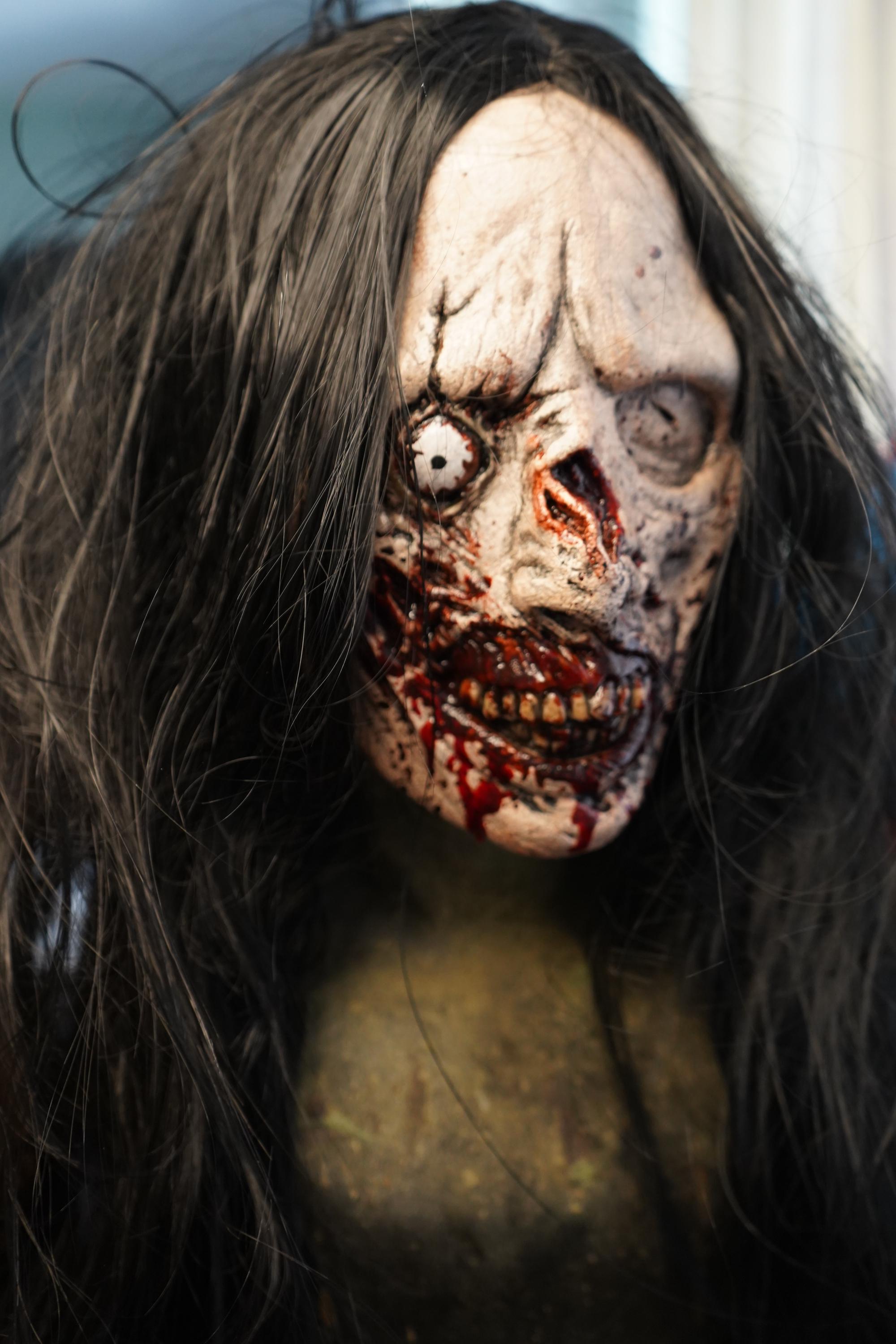 Terrifying Victoria T3 Wearable Mask - Etsy
