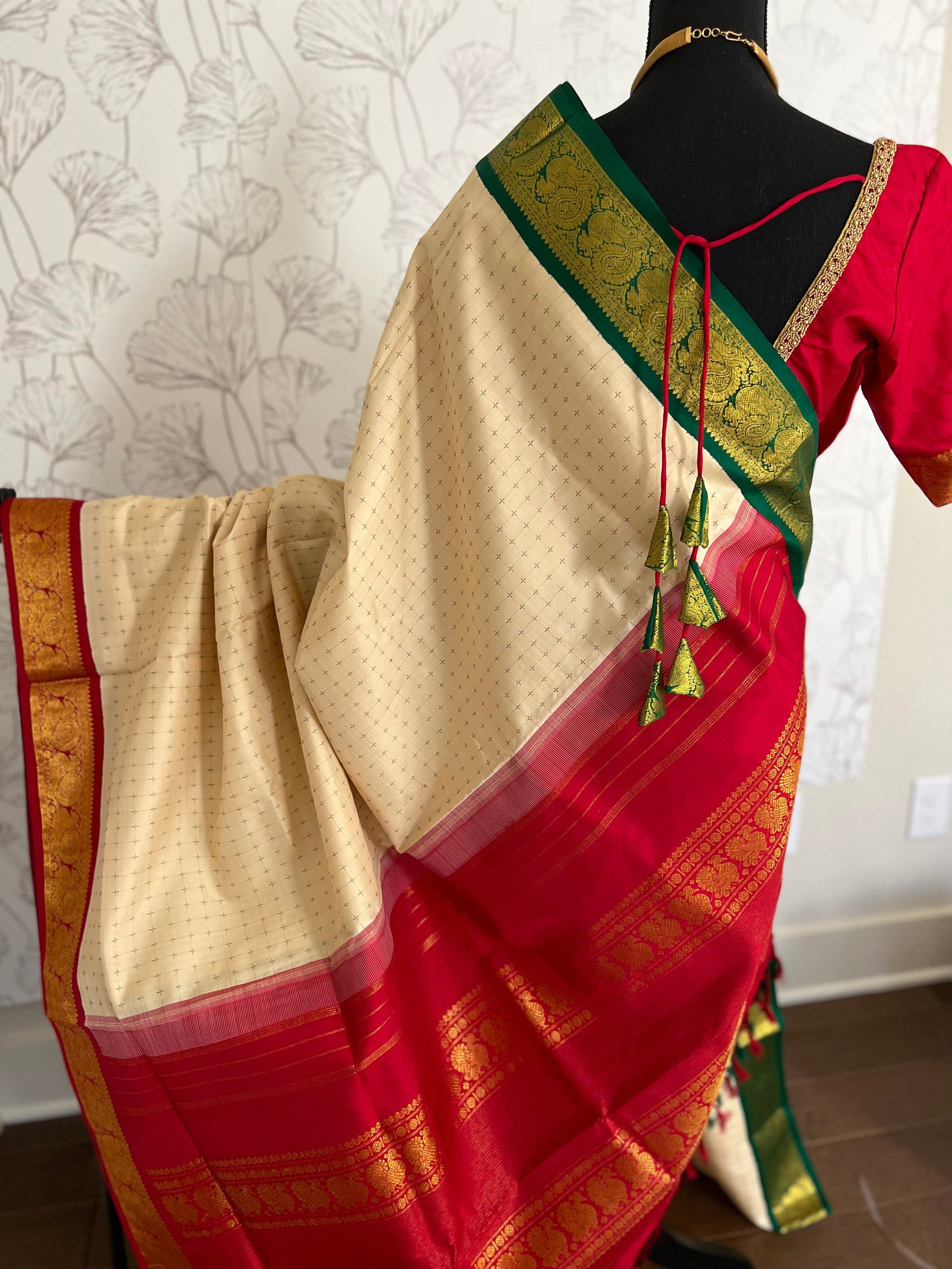 Ven Pattu Saree Red and Green Ganga Jamuna Border With Two - Etsy
