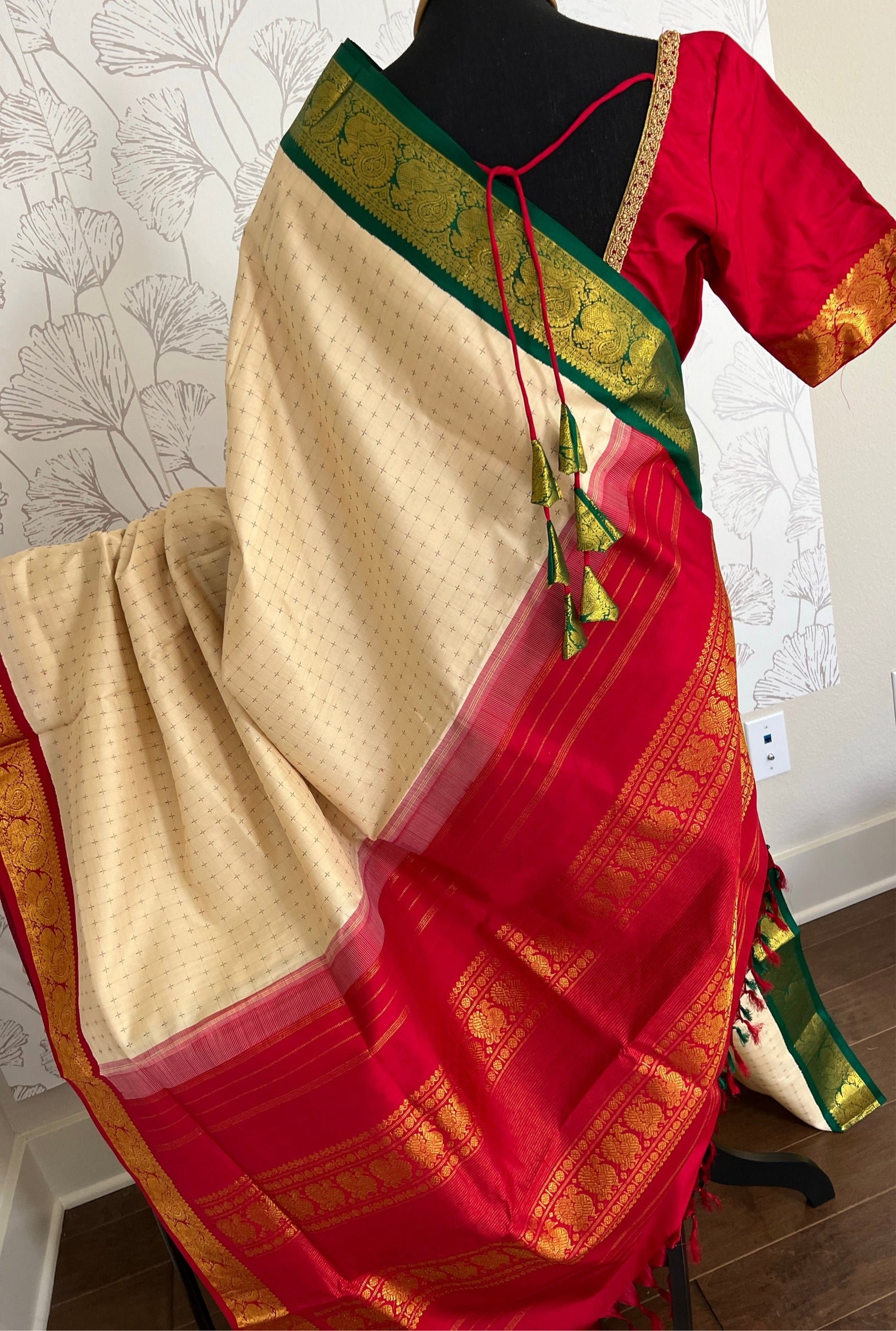 Ven Pattu Saree Red and Green Ganga Jamuna Border With Two - Etsy