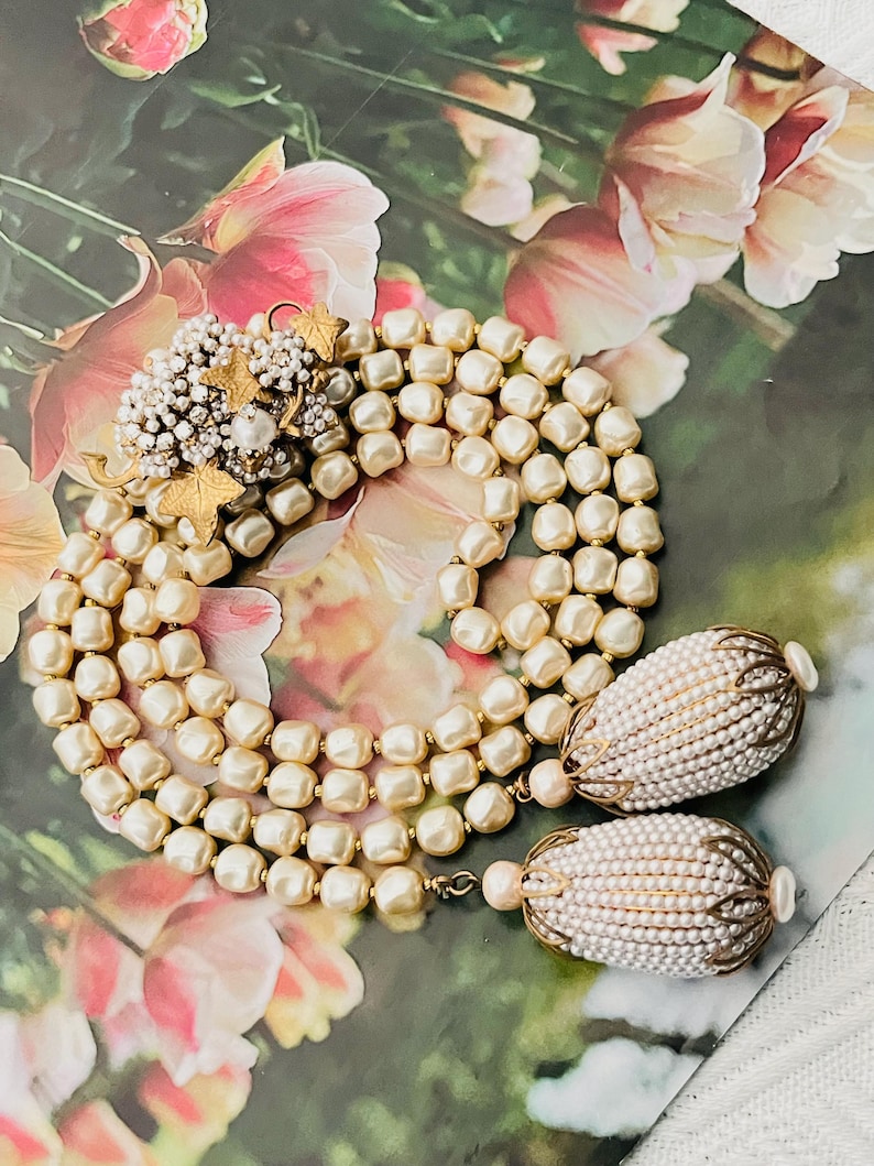 Stanley Hagler Vintage Long White Pearls Fruit Grape Leaf Lariat ...