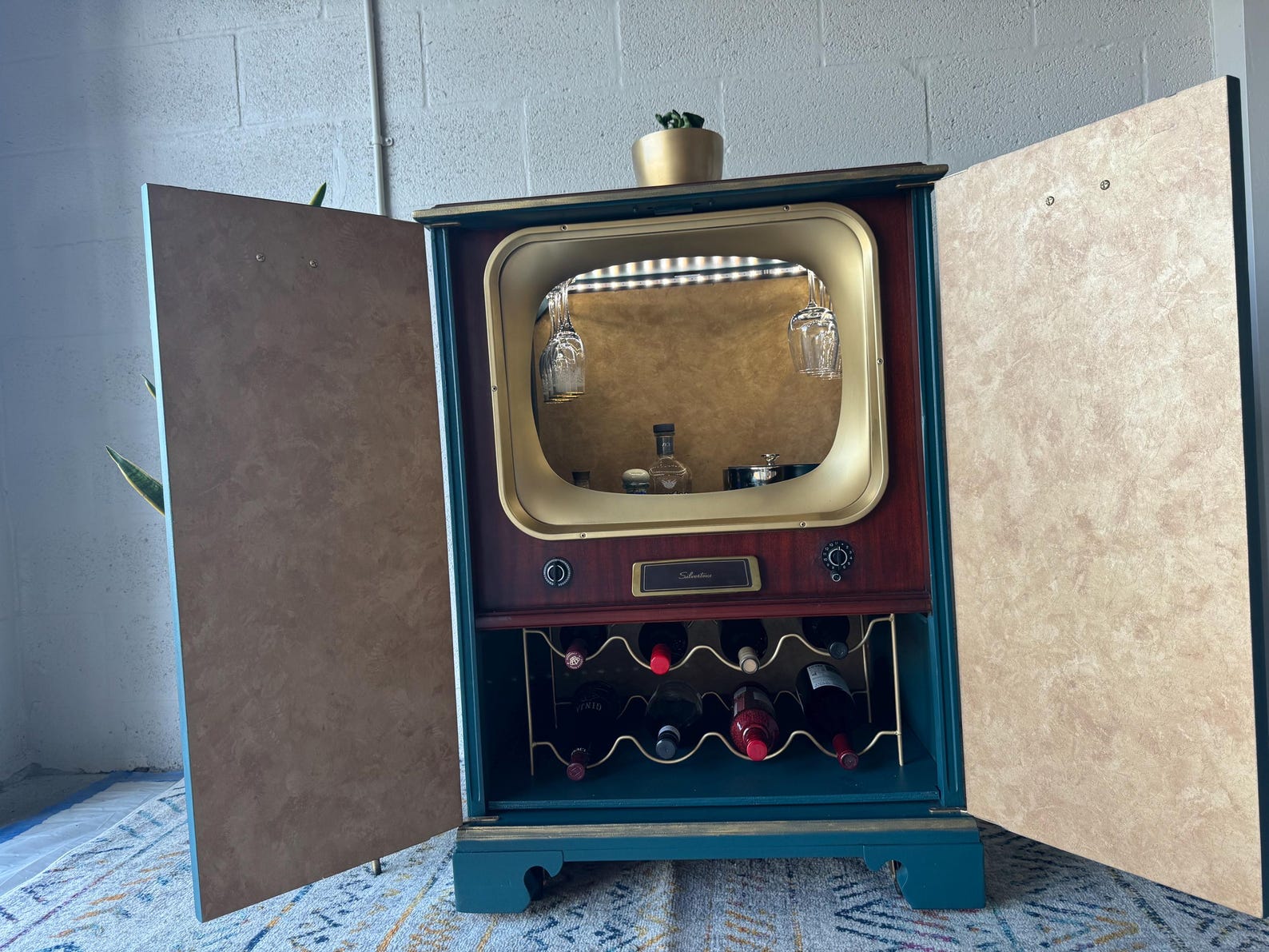 Vintage TV Bar Cabinet - Etsy