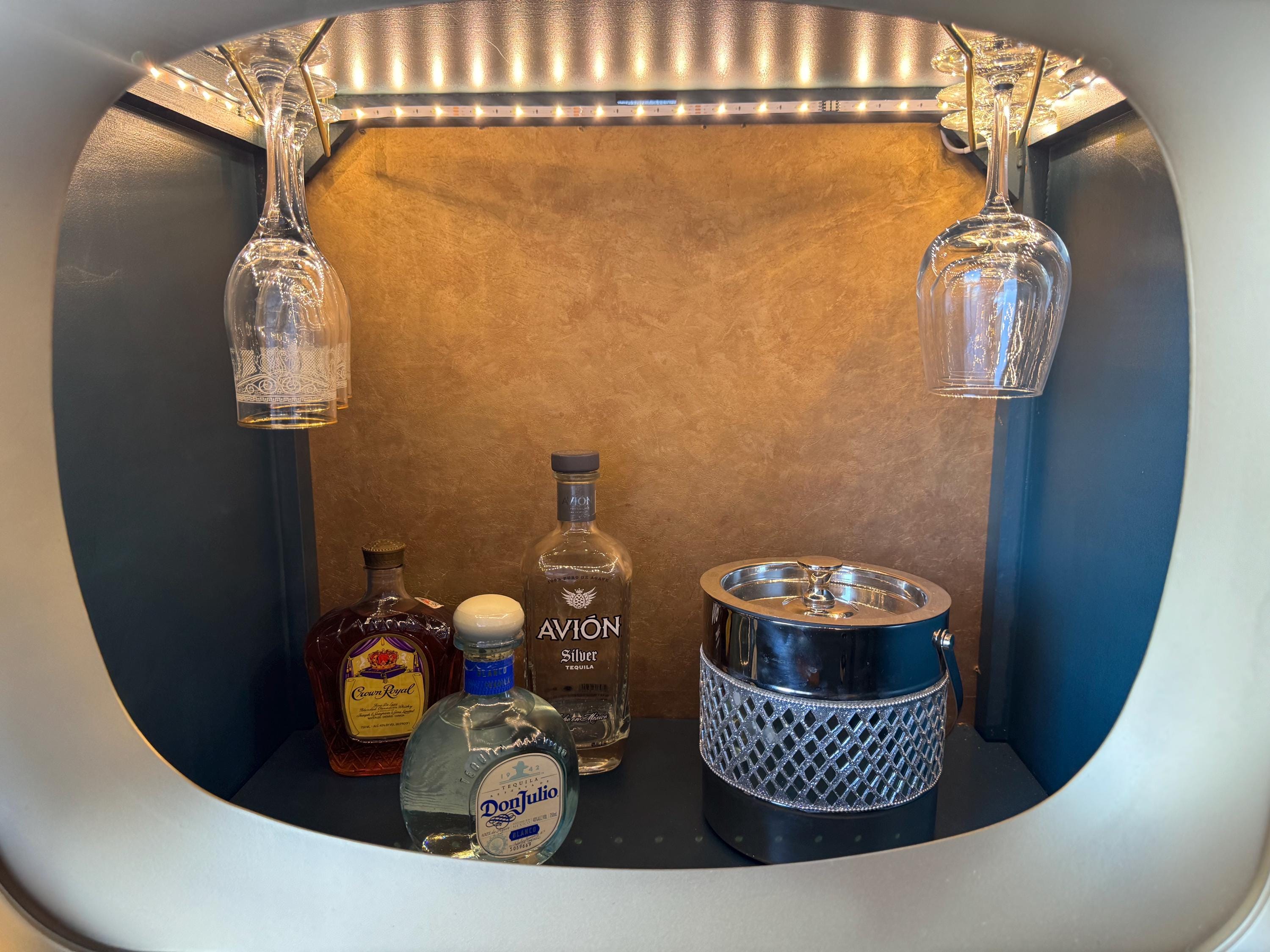 Vintage TV Bar Cabinet - Etsy