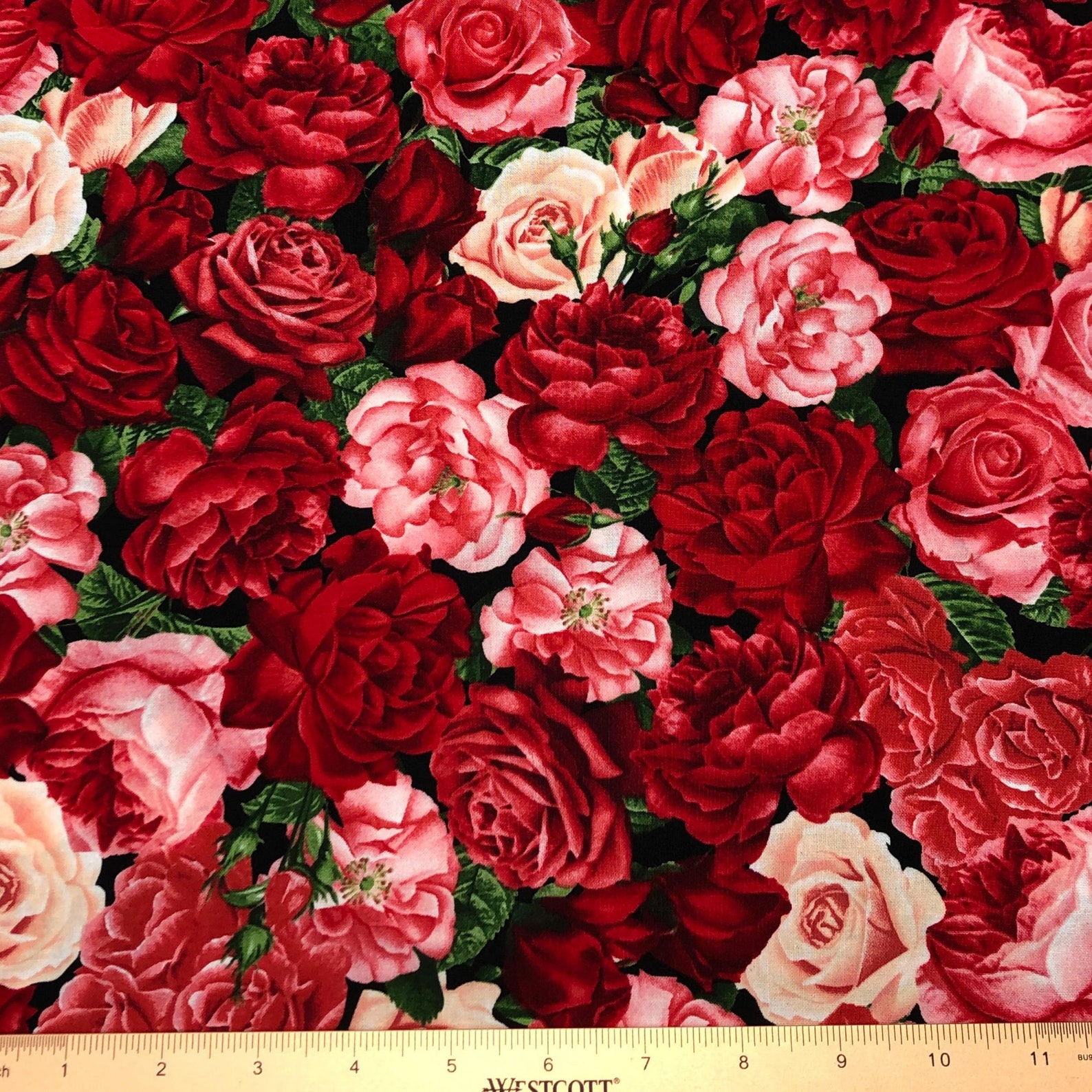 Floral Fabric / 100% Cotton Fabric / Roses Fabric / Packed | Etsy