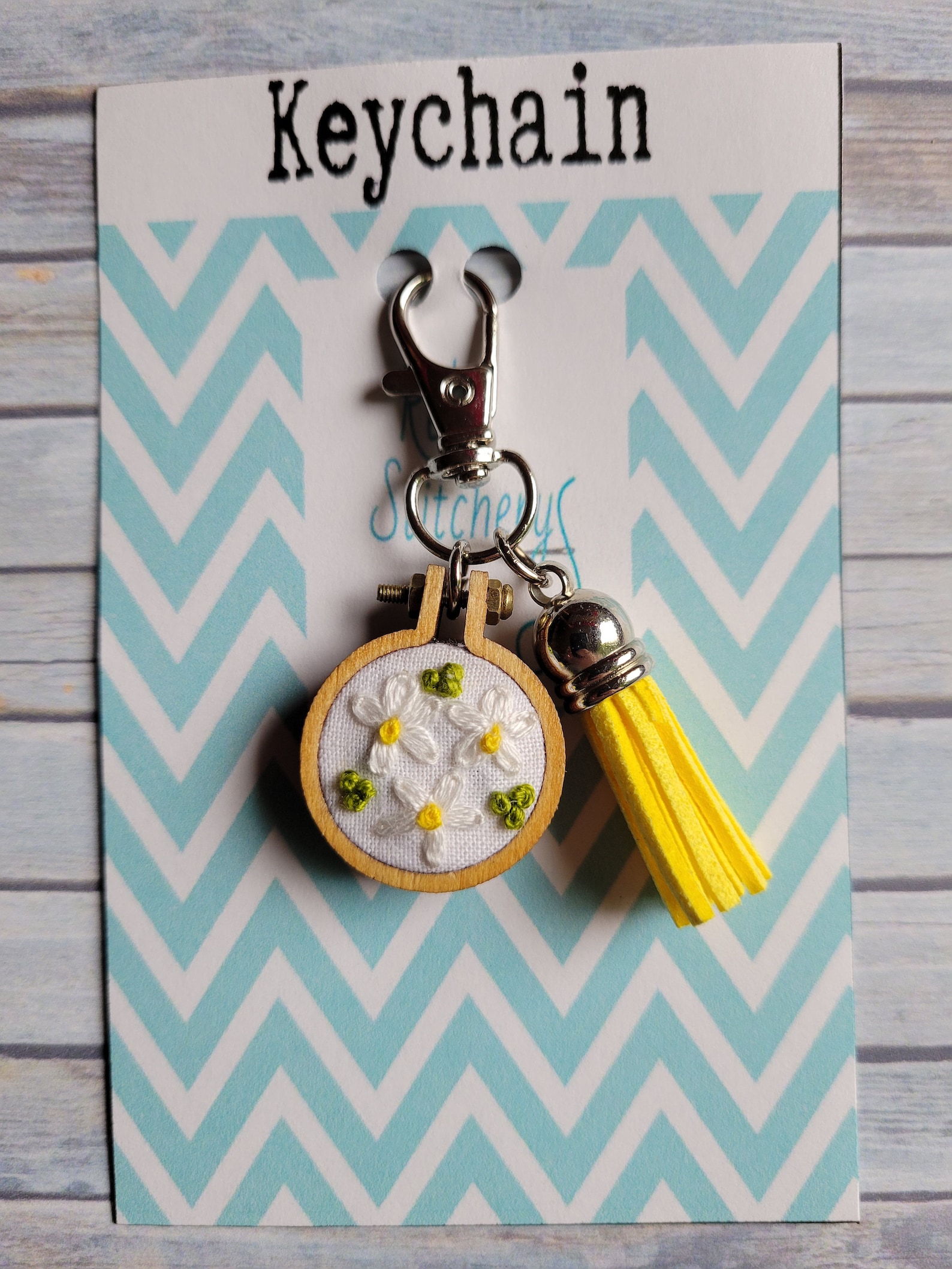 Mini-embroidered Keychains - Wooden Hoops - Etsy