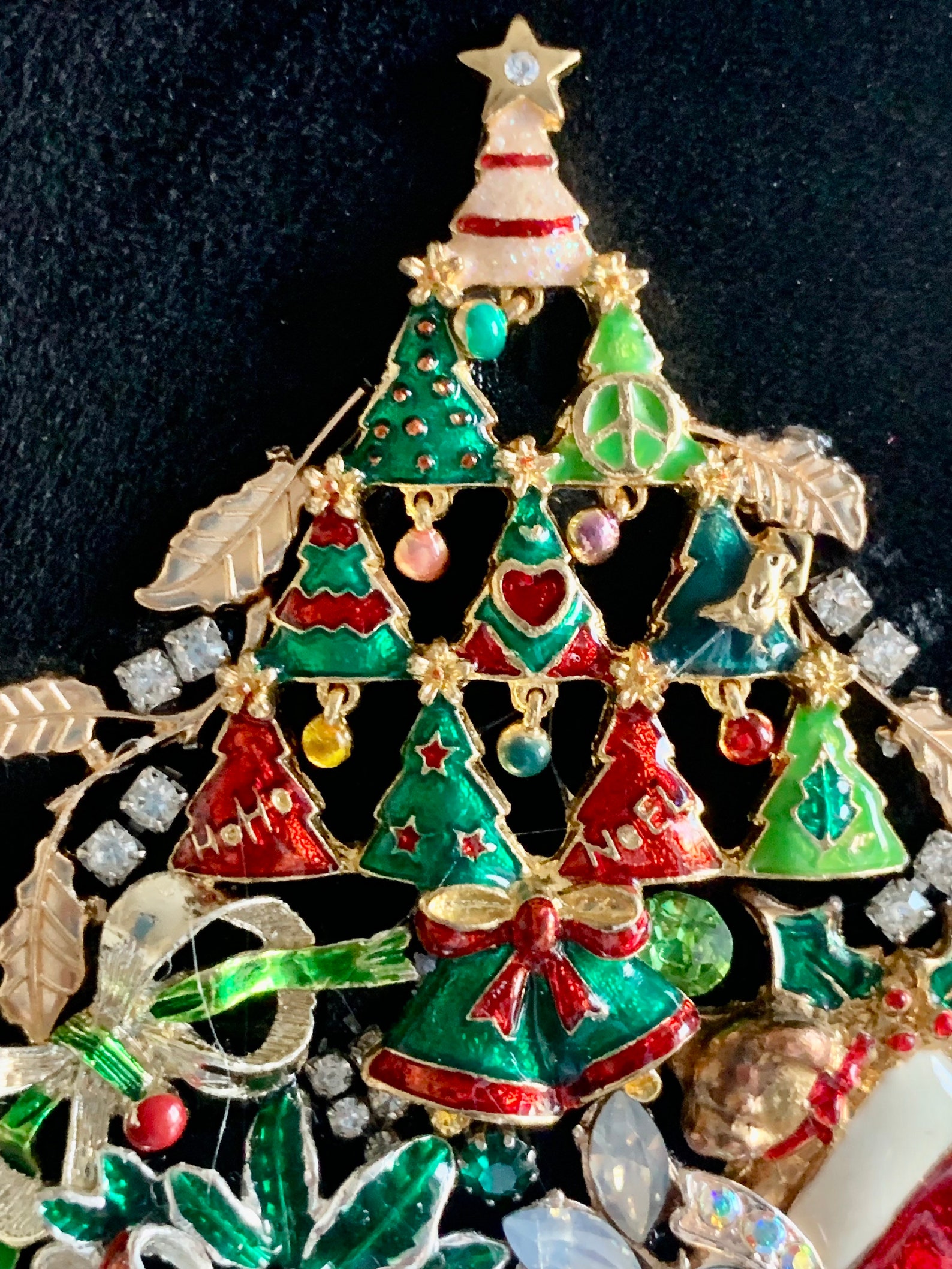 Small Vintage Jewelry Collage Art, Rhinestone and Other Christmas Theme ...