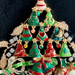 Small Vintage Jewelry Collage Art, Rhinestone and Other Christmas Theme ...