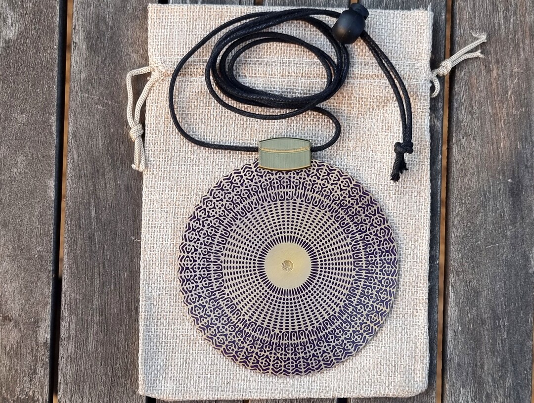 10 Cm Cymatic Disc Pendant 528 Hz Healing Om 2-sided, Gold/copper ...