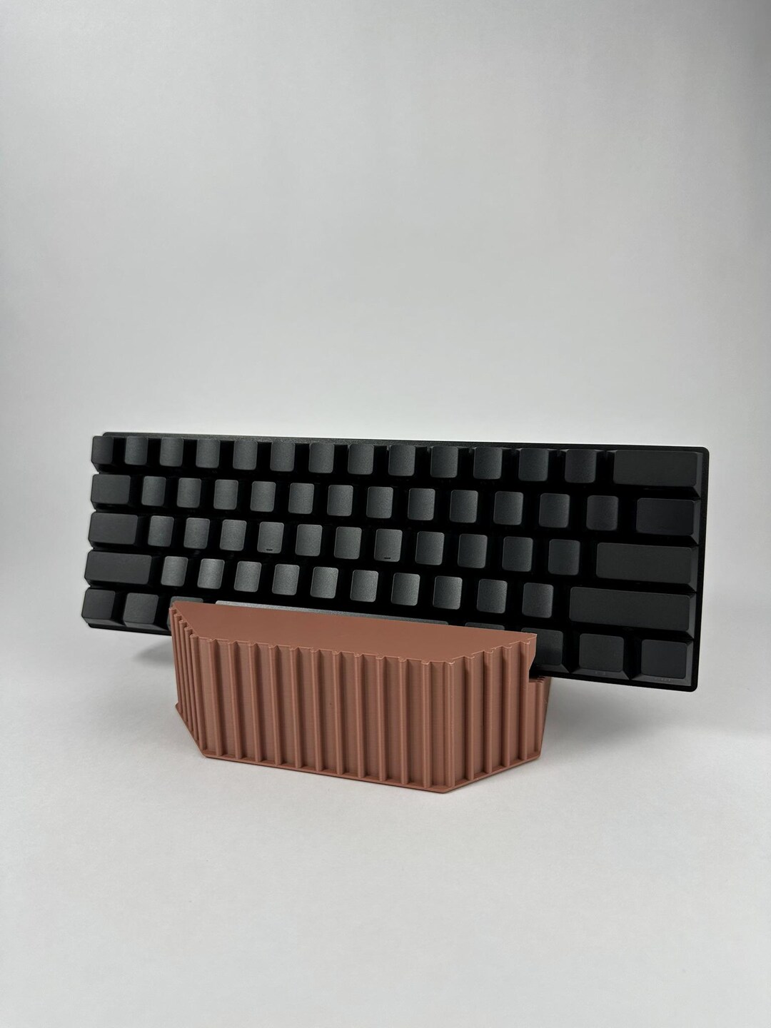 Angled Keyboard Stand Holder – 3D Printed Vertical Organizer for Desk ...