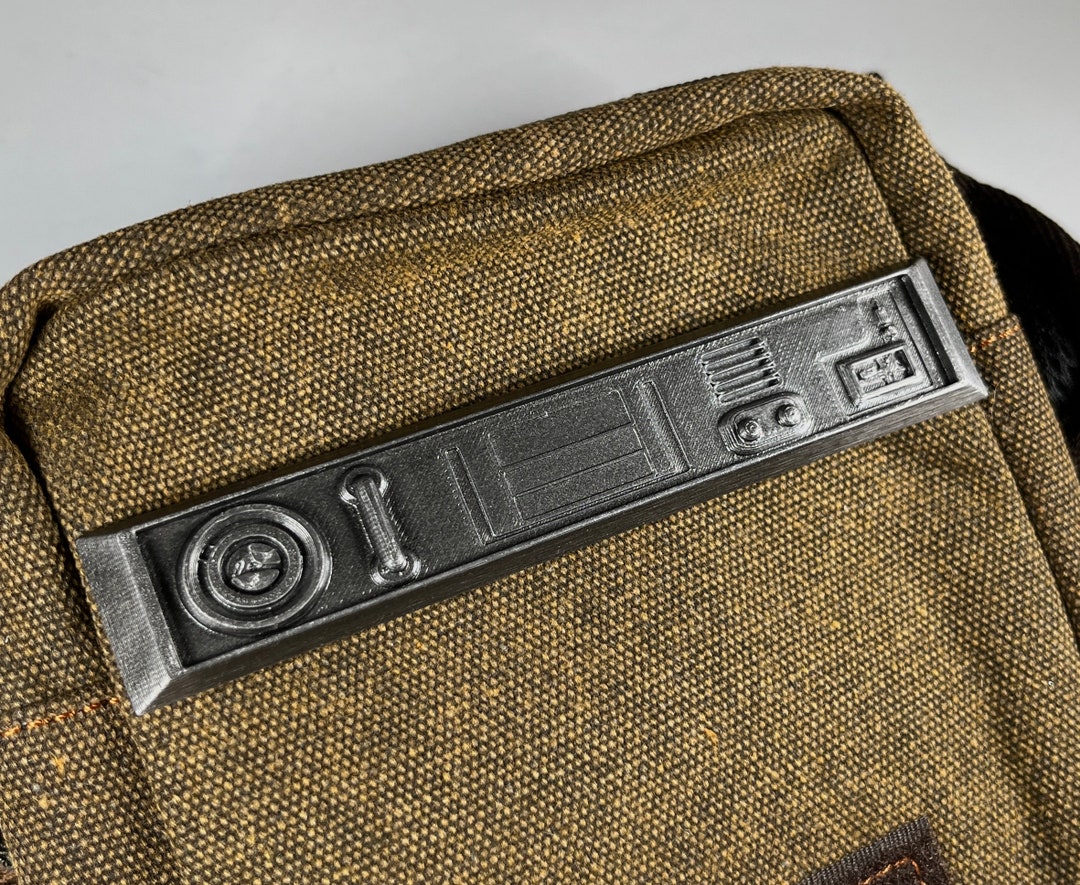 Magnetic Star Wars Inspired Communication Badge Comlink Greeblie ...